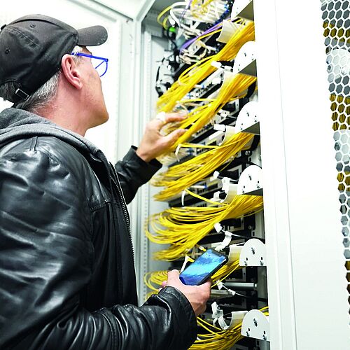 Fiber Service OÖ GmbH: secure on the road with AirKey | EVVA